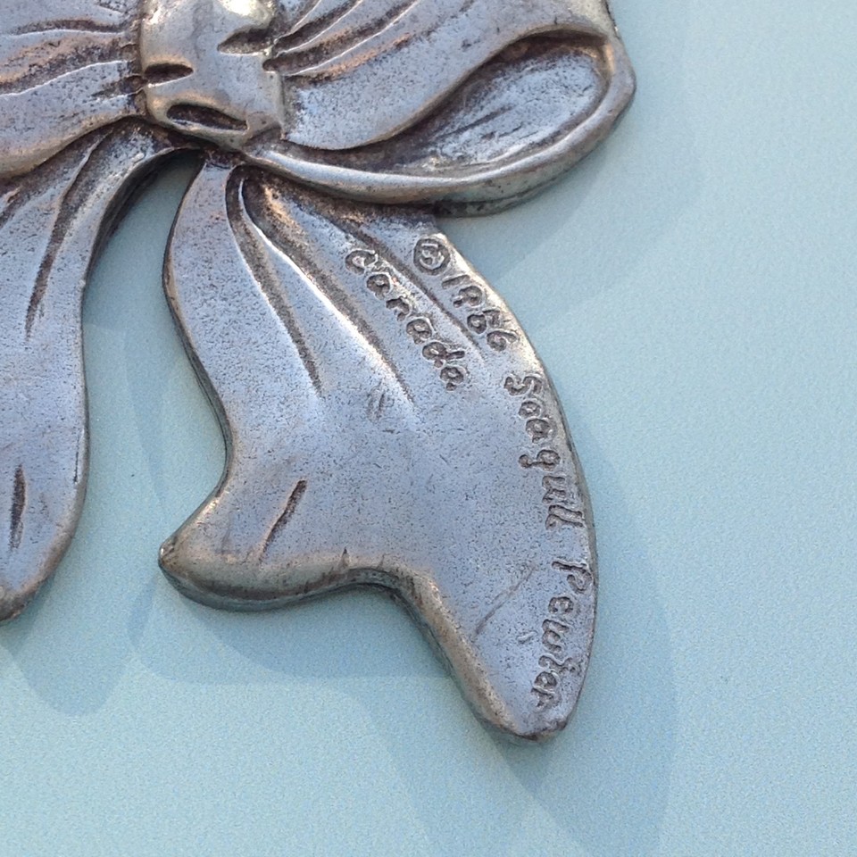 Seagull Pewter of Canada 1986 Animated Bow Key Chain Keychain Charm Fob ...