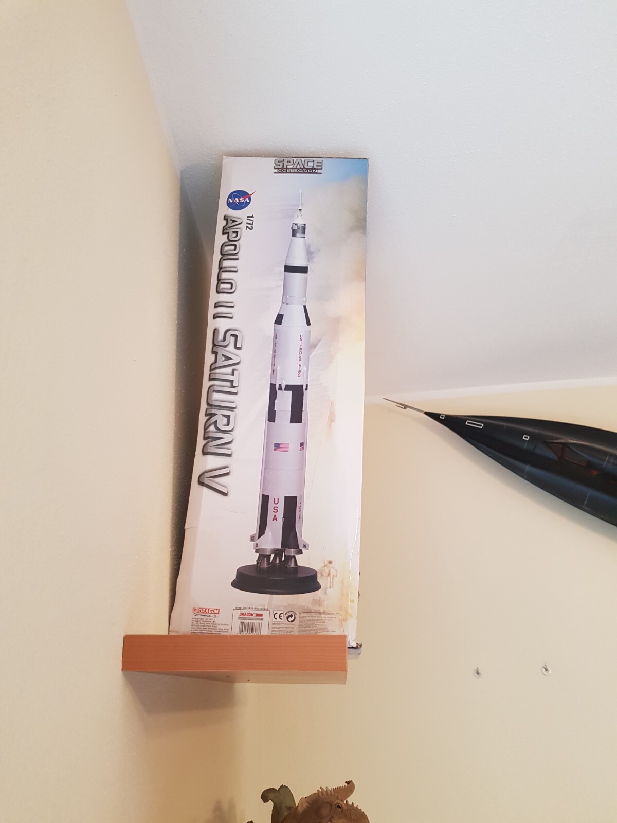 APOLLO 11 SATURN V ROCKET MODEL KIT - SPACE COLLECTION - 1:72 SCALE ...