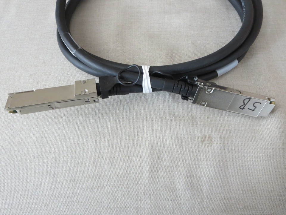 Two QSFP+ Modules and ROHS E357317-S (UL) Type CL2 FT4 Network Cable | eBay
