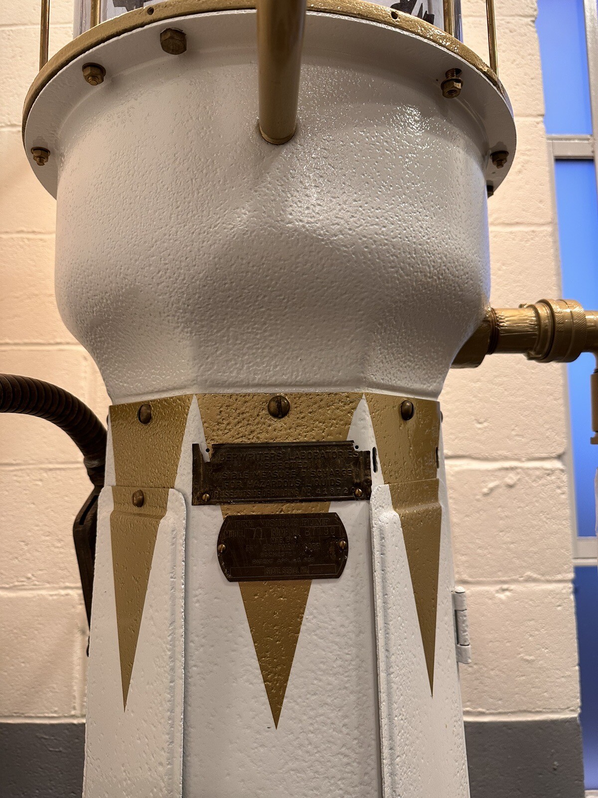 Original Fry model 71 Visible Gas Pump Standard Oil Gold Crown Milk ...