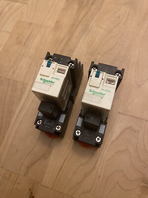 Schneider RXM2AB1BD Relay DPDT 24VDC Coil w/ RXZE2S108M Base RXM040W ...