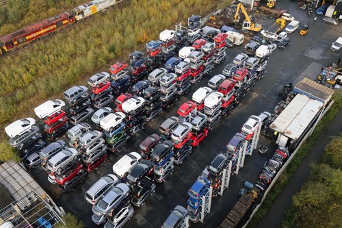 FORD Fiesta B256/7 Bonnet Hinge Right Side 1324621 | eBay