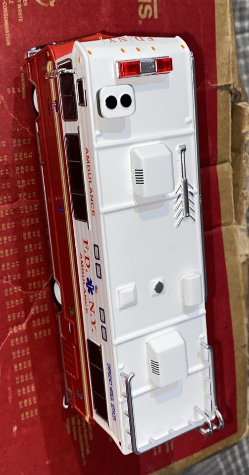 1-1 Kitbash 1/64 FDNY RESCUE AMBULANCE NEW YORK FIRE DEPARTMENT 1-1 Custom Made | eBay