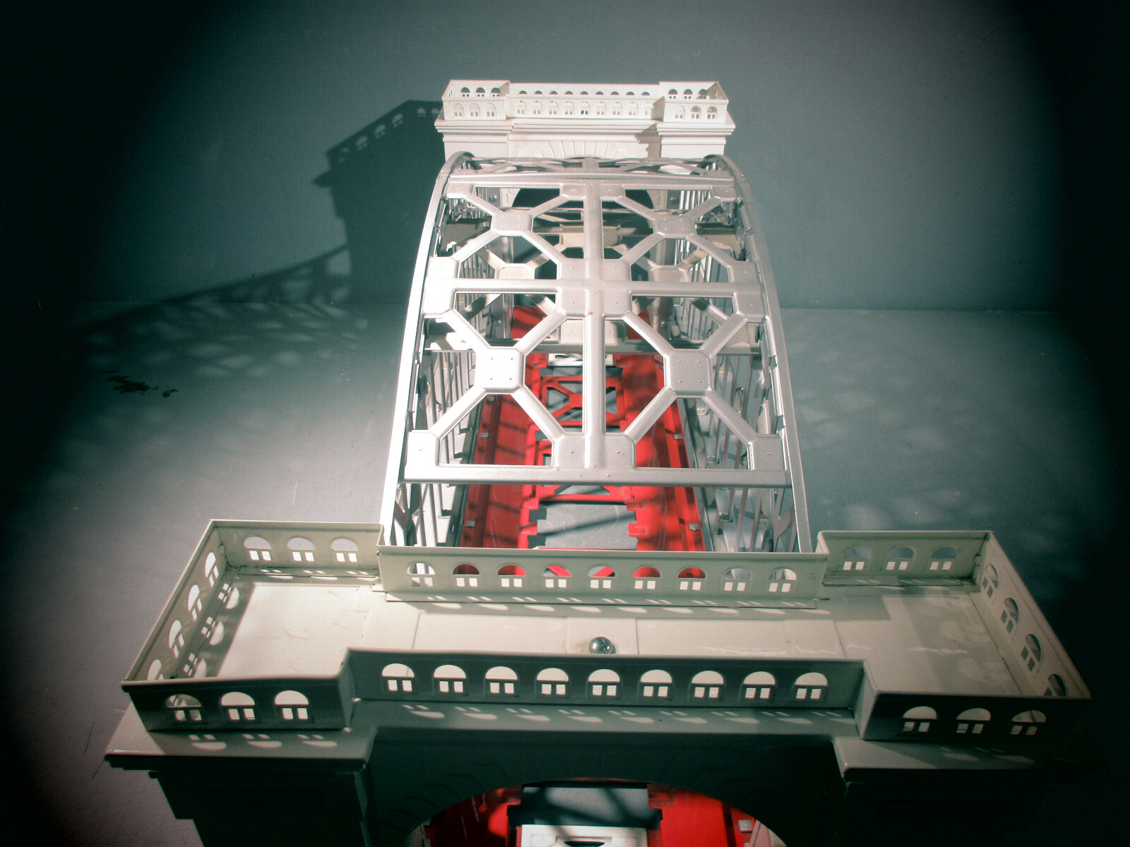 MTH Copy of Lionel 300 Standard Gauge Hellgate Bridge C-8. WITHOUT O.B ...
