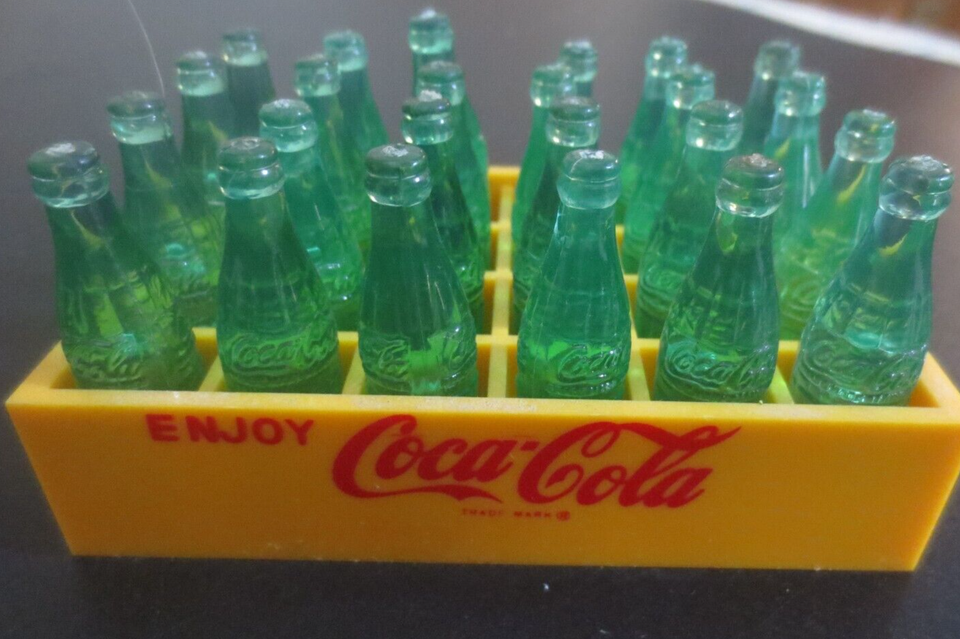 Enjoy Coca-Cola Yellow Plastic Case 3.5 x 2.25 inches 24 Green Plastic ...