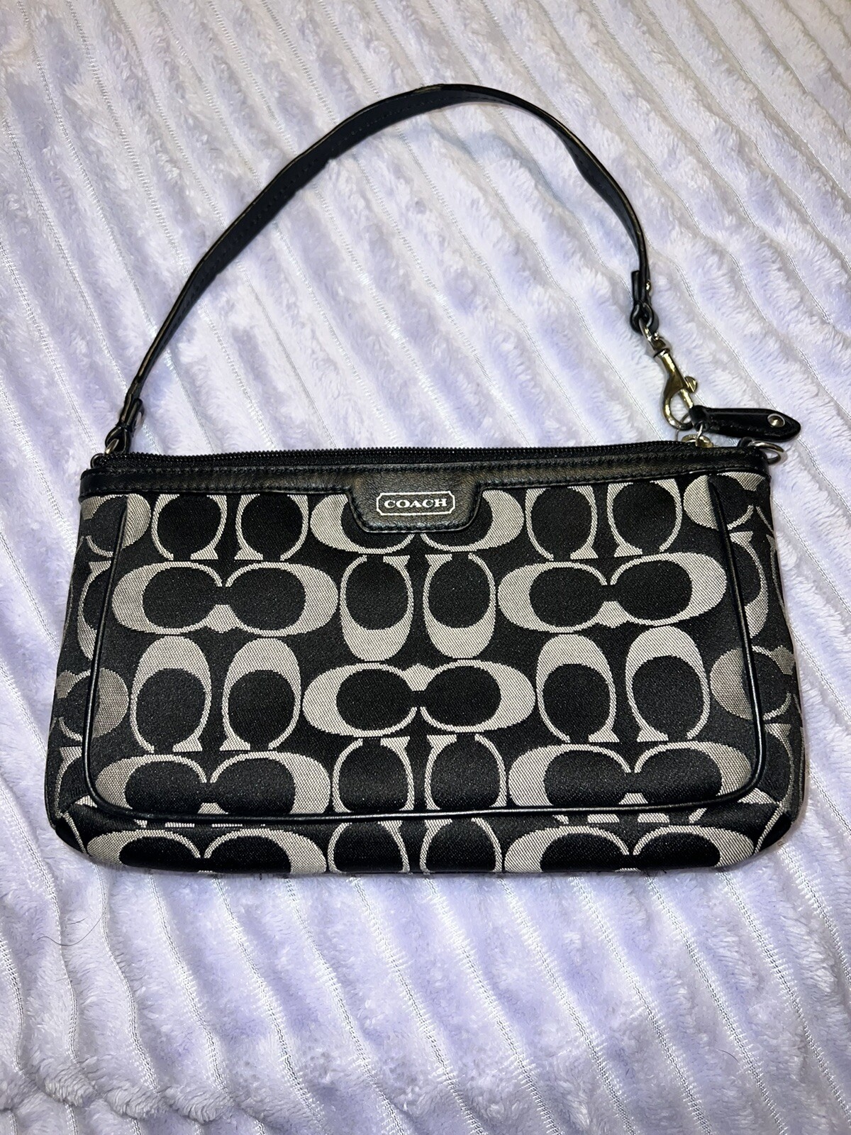 Black Coach Logo Pattern