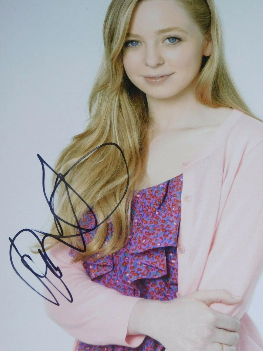 Portia Doubleday Carrie Car