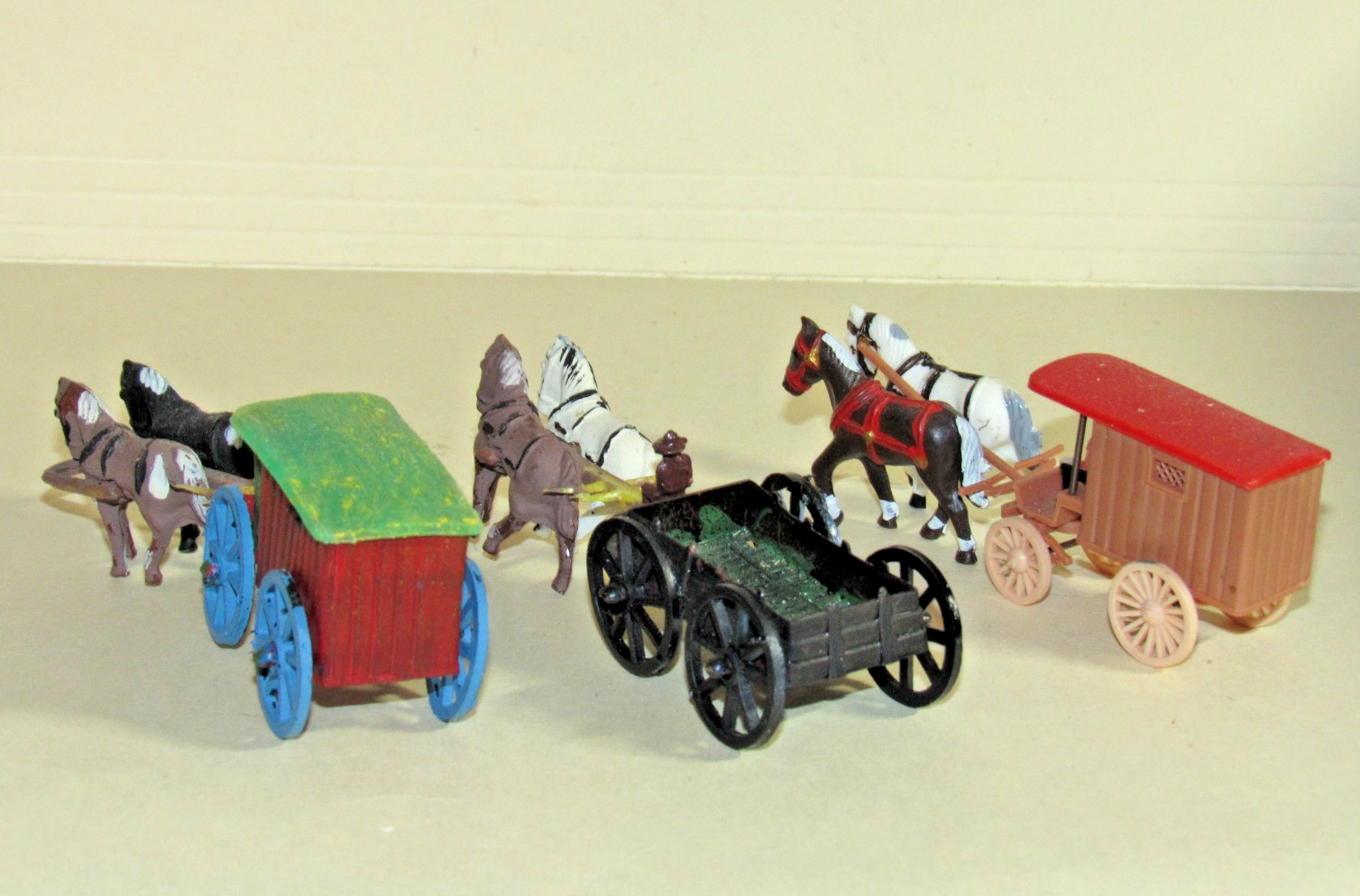 3 ho scale WESTERN HORSE & WAGONS for Model Train Layouts & Displays | eBay