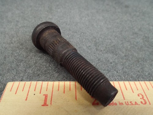 NOS Wheel Lug Stud 1980 1981 1982 1983 84 1985 1986 Ford F100 F150 ...