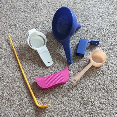 6 X Vintage Tupperware - Funnel - Scoop - Pickle Spoon - Egg Separater ...