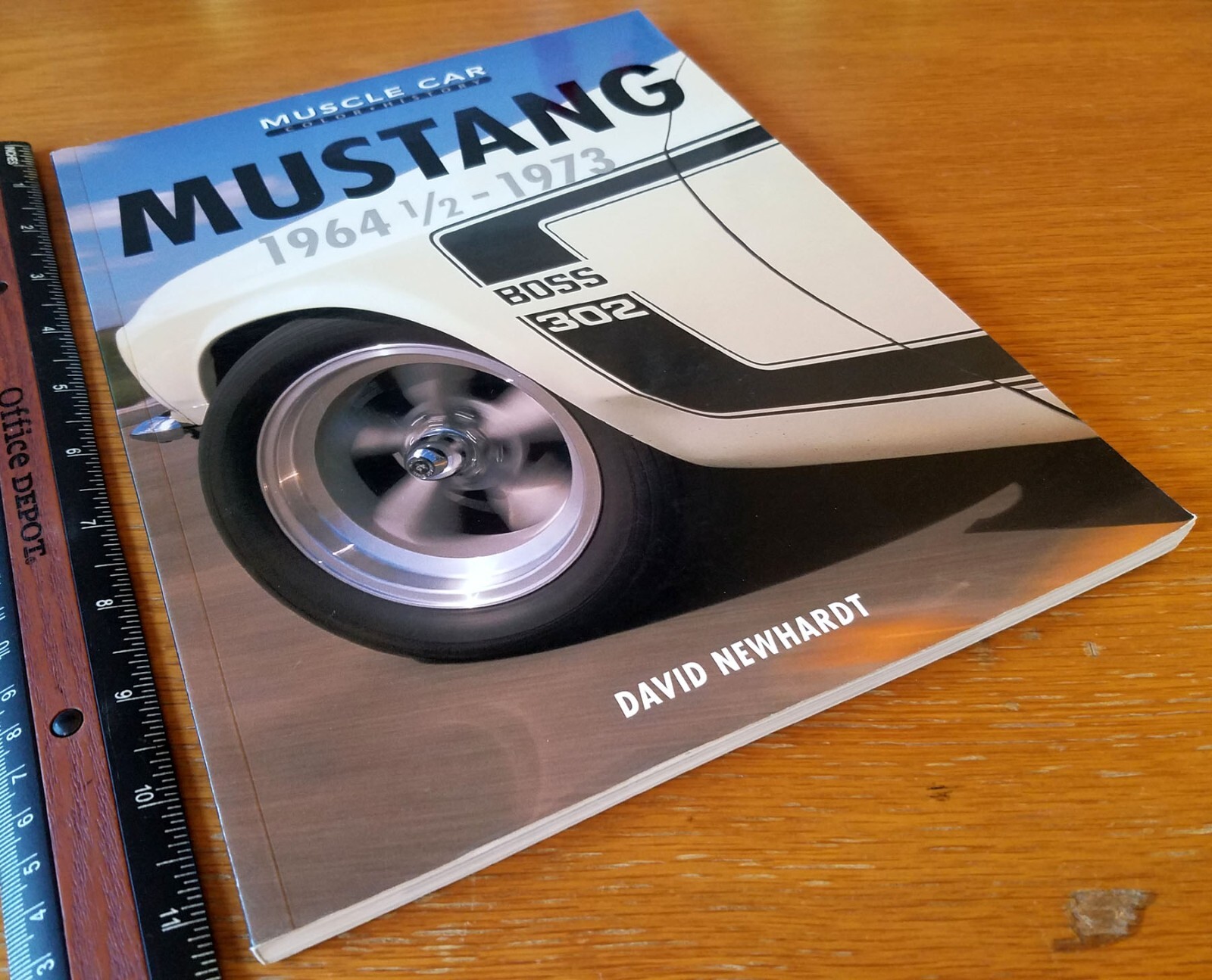 Mustang 1964 1/2 - 1973 (Muscle Car Color History) By David Newhardt ...