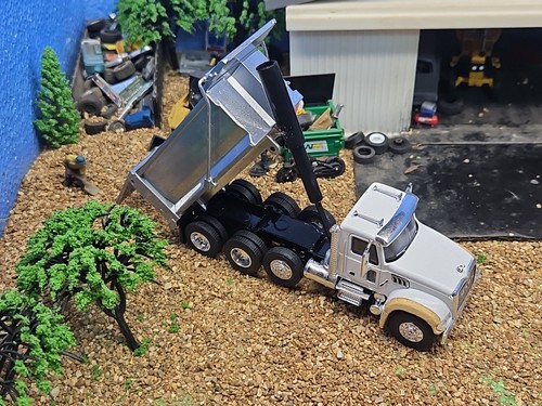 CUSTOM Mack Granite Dump Truck 1/64 2020 dcp Greenlight rock gravel ...