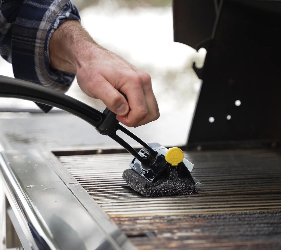 Scrub Daddy BBQ Daddy Grill Brush w/ 2 BBQ Daddy Refill Heads | eBay