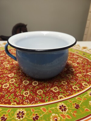 Chamber Pots - Enamelware Chamber Pot Potty