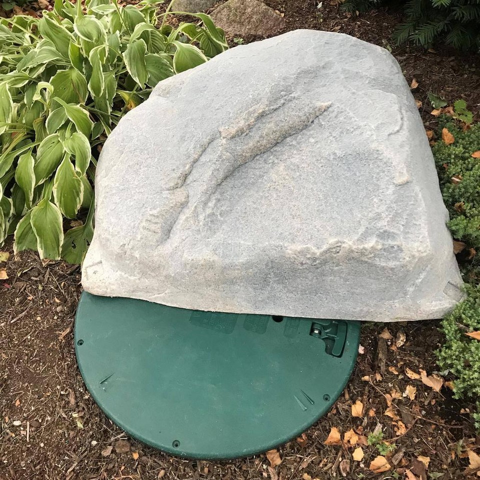 Dekorra Well Pump Covers 31"x28"x11" Artificial Rock in Riverbed Brown ...