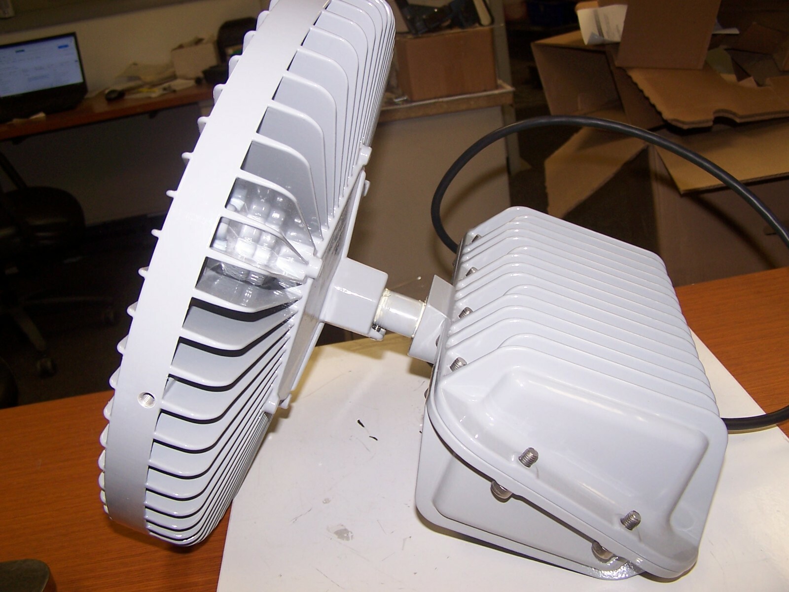 👀NEW DIALIGHT VIGILANT 129 WATT LED HIGH BAY FLOOD LIGHT 480 VAC ...