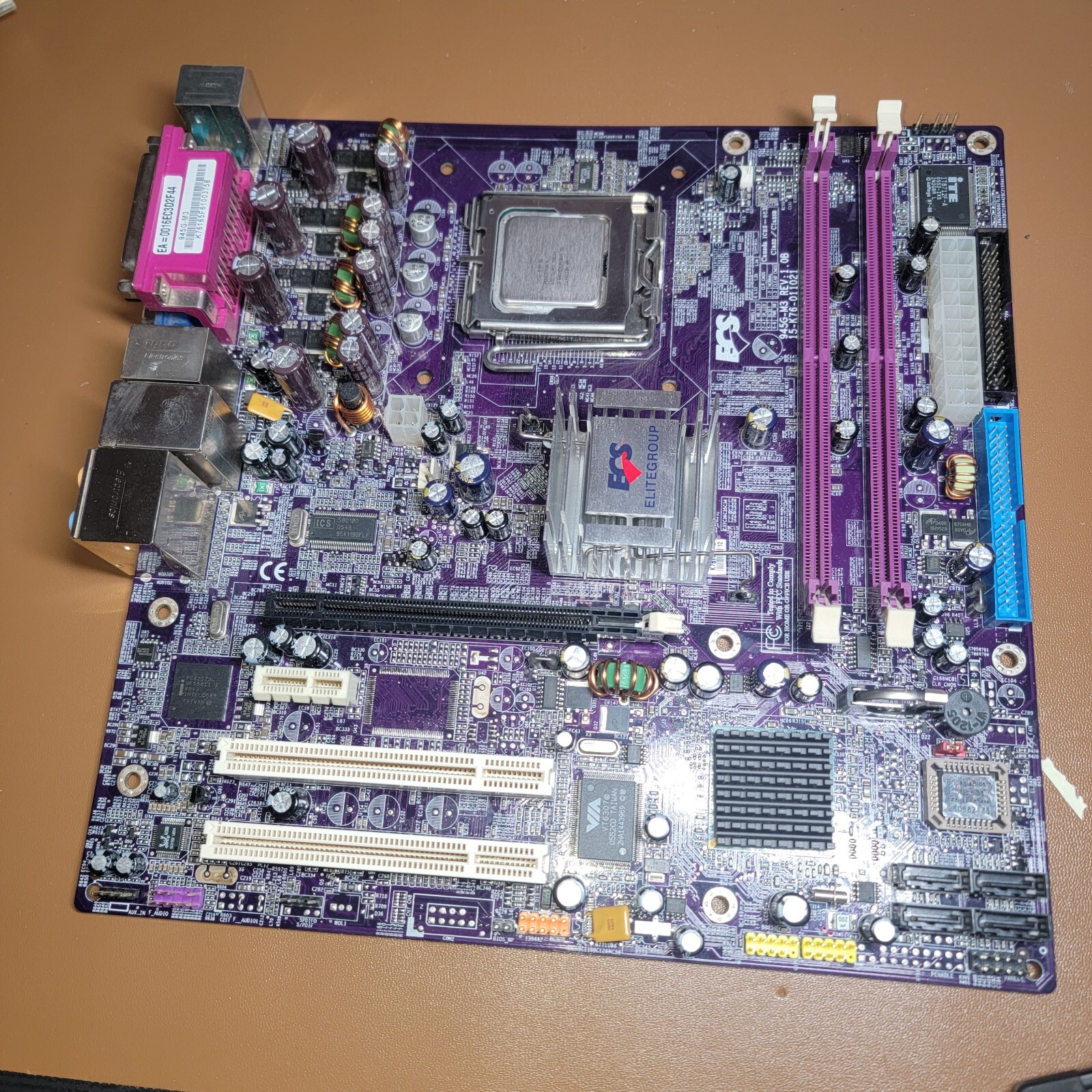 EliteGroup Computer Systems 945G-M3, LGA 775/Socket T, Intel (945G-M3(1 ...