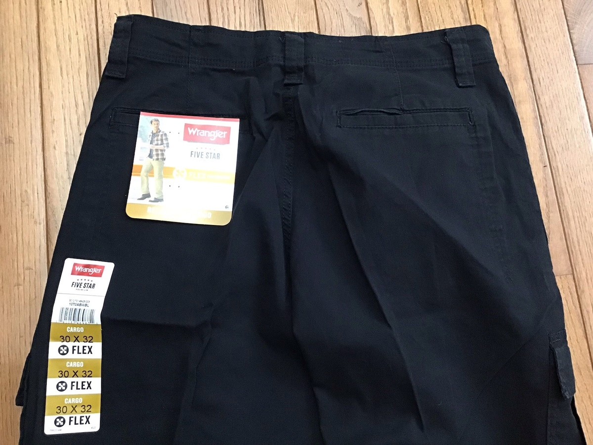 NEW Wrangler Five Star Men 30 x32 Relaxed Fit Cargo Pants NEW Wrangler Five Star Men 30 x32 Relaxed Fit Cargo Pants