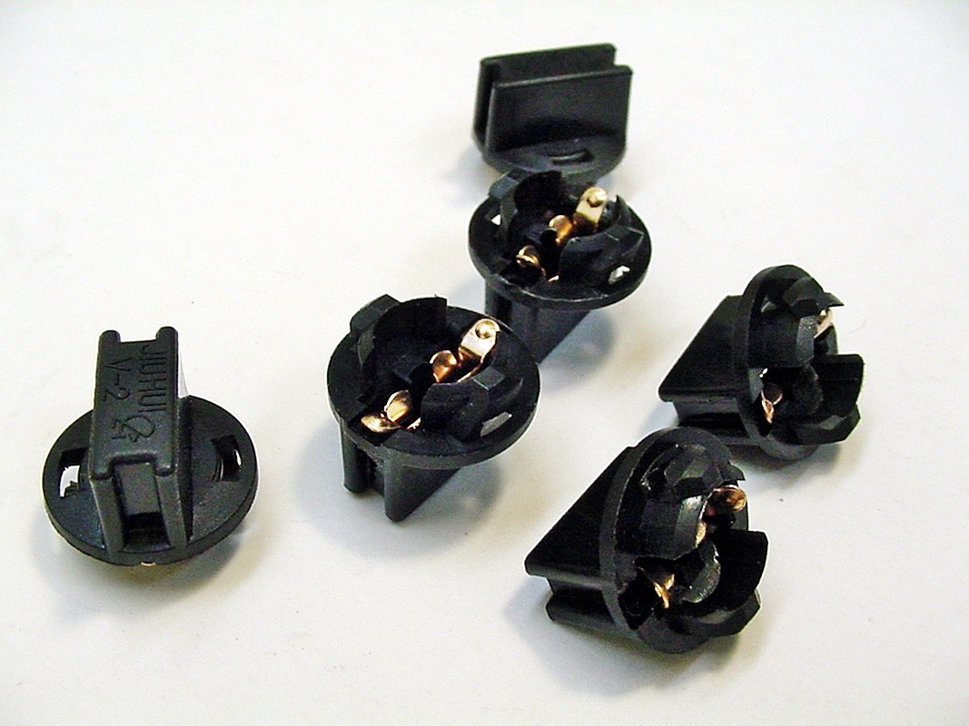 6 #555 Pinball Machine 1/2 Hole Twist In Light Bulb Socket 194 168 T10 ...