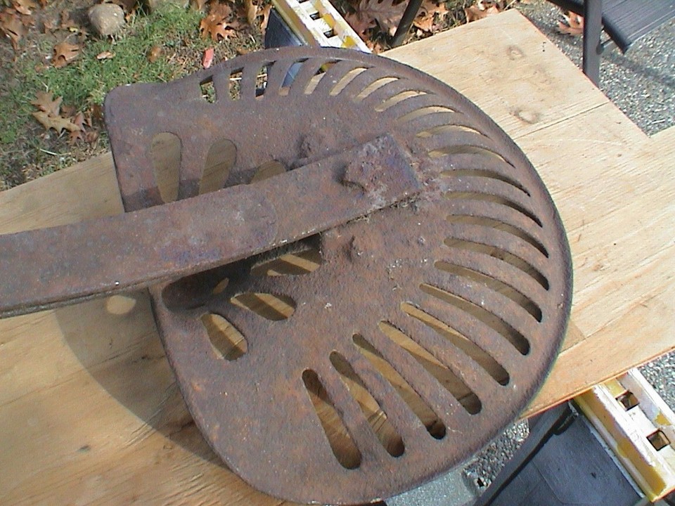 VINTAGE ANTIQUE CAST IRON Rustic TRACTOR SEAT WALTER A. WOOD HOOSICK ...