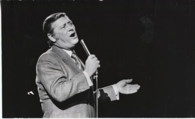 1970 Press Photo Singer/Actor Gordon MacRAE during a Performance | eBay