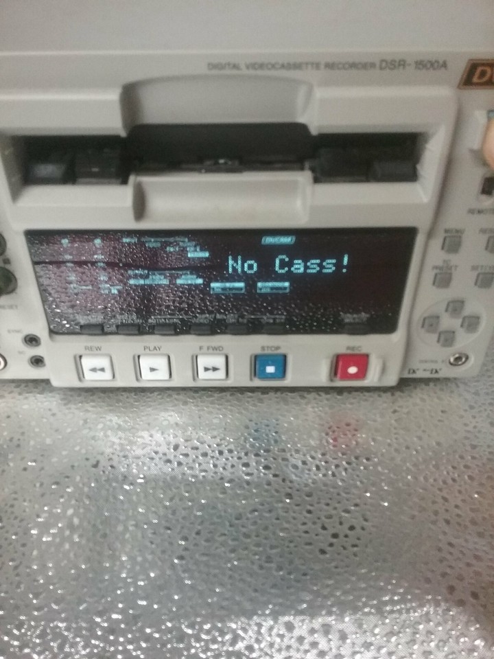 Sony DSR-1500A Professional DVCAM Digital Videocassette Recorder Player ...