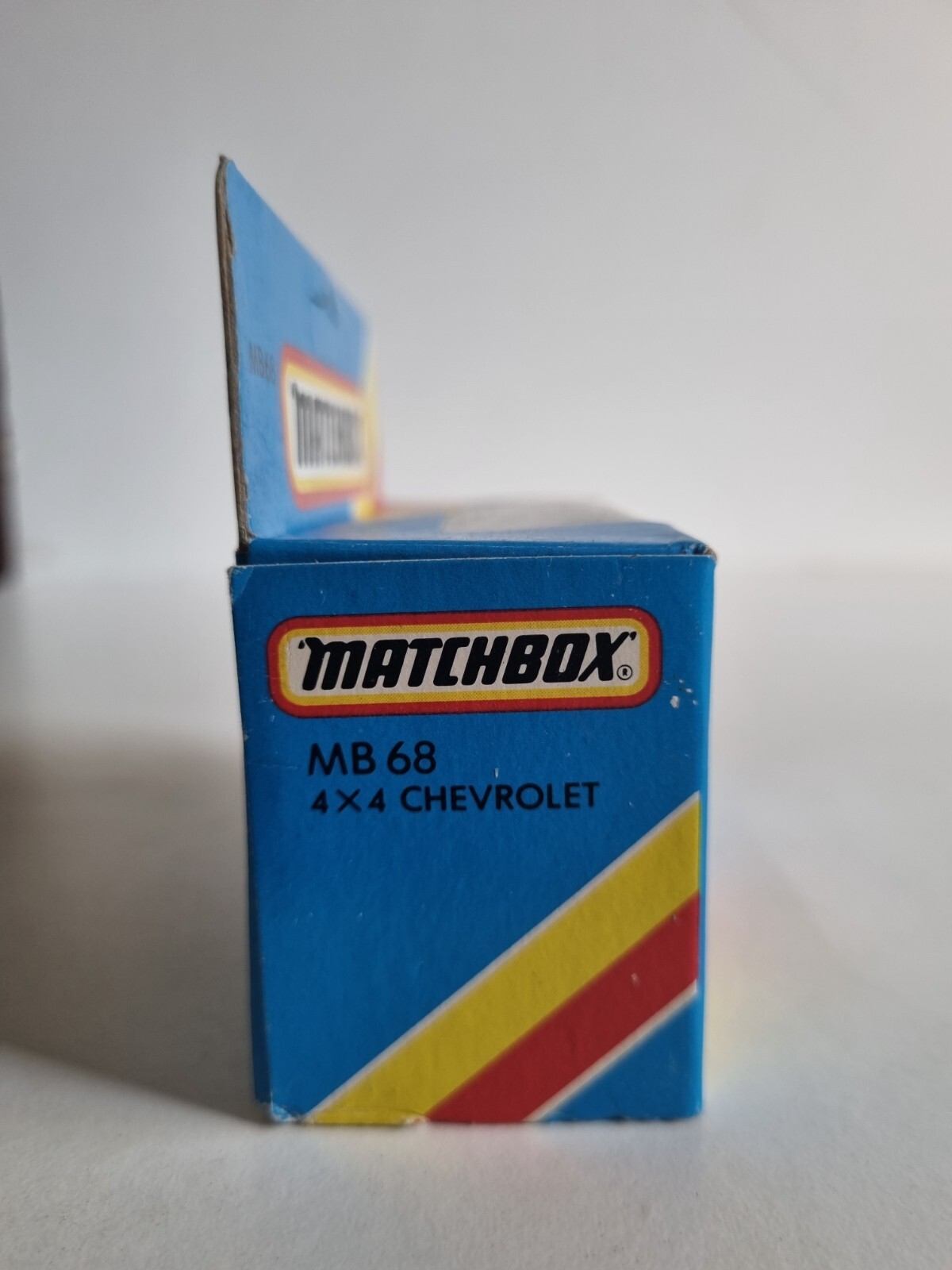 Light blue box 1981 Matchbox 1-75 MB68 White Matchbox Racing 4x4 ...