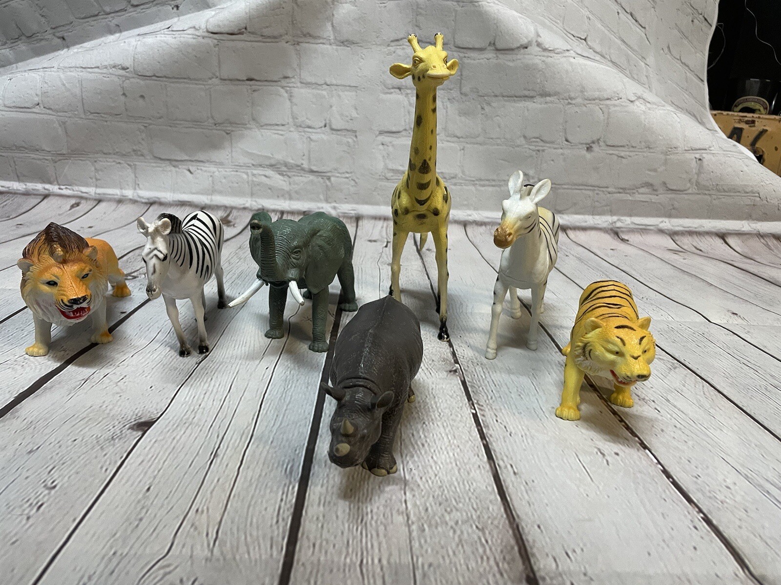 toy animal figures lot Lion Tiger Giraffe Elephant Zebra | eBay