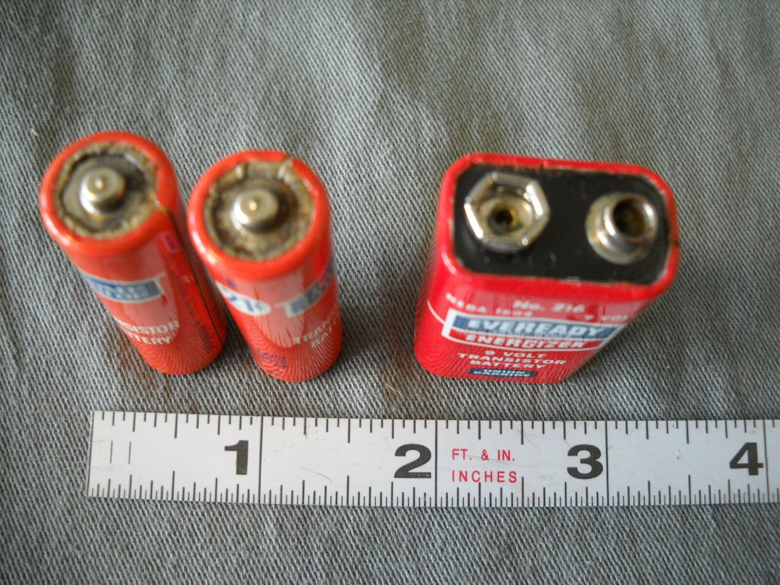 VINTAGE TRANSISTOR RADIO BATTERIES EVEREADY 9V AND HOME PRIDE AA LOT | eBay