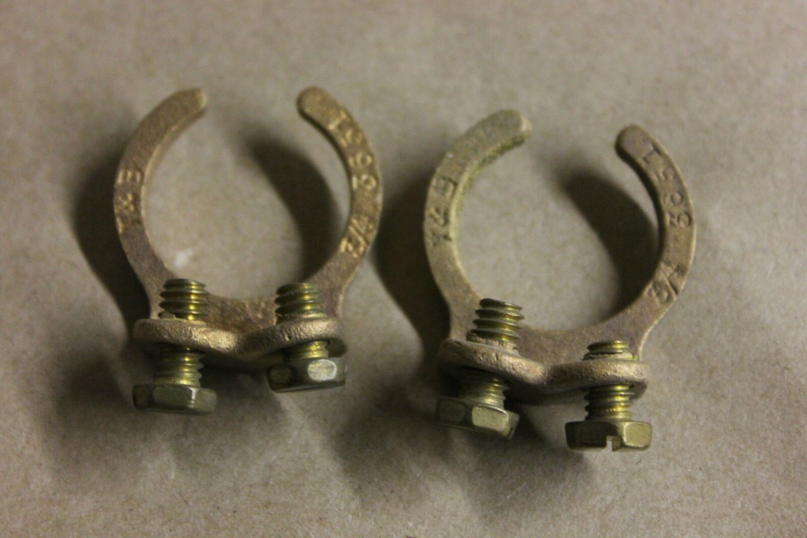 2 Thomas & Betts 3651, Conduit Grounding Wedge, 3/4 Grounding Wedge, 2 ...