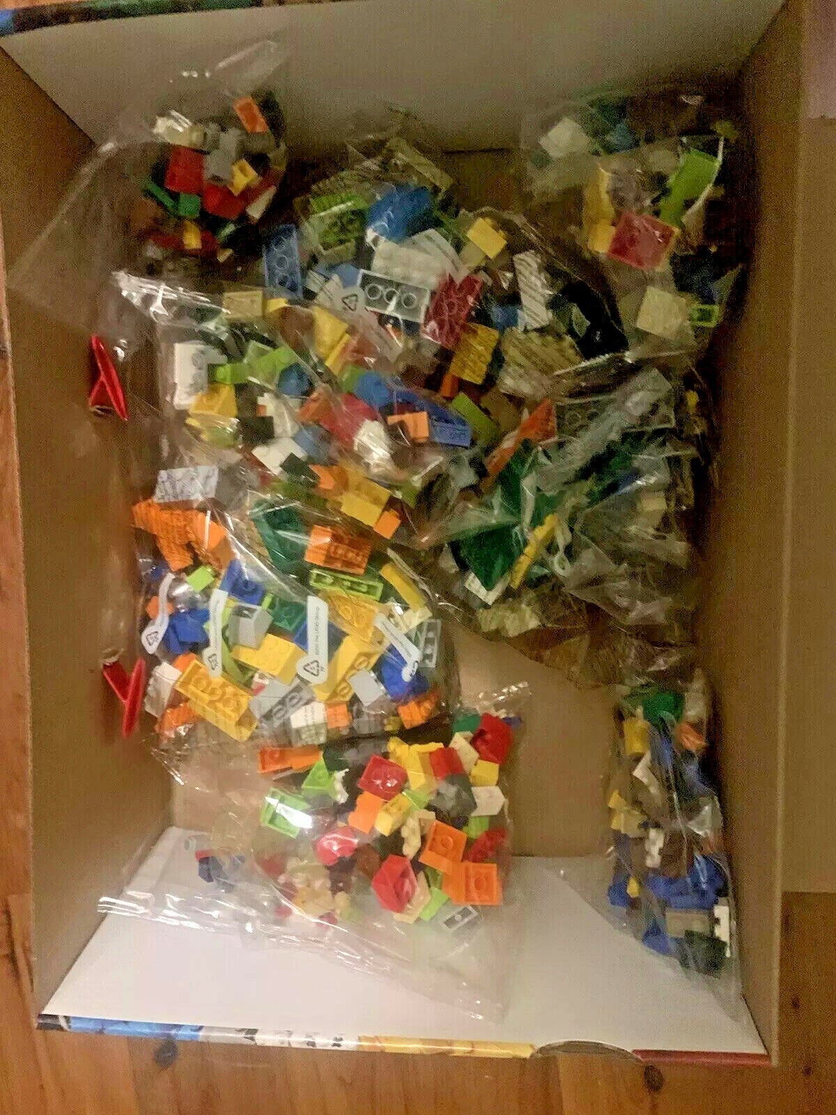 LEGO CREATIVE SUITCASE |1000 PIECES| 10682 | NEW SEALED | RETIRED ...