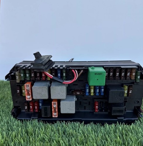 MERCEDES W204 C300 2008-2009 Front SAM FUSE Box CONTROL MODULE OEM ...
