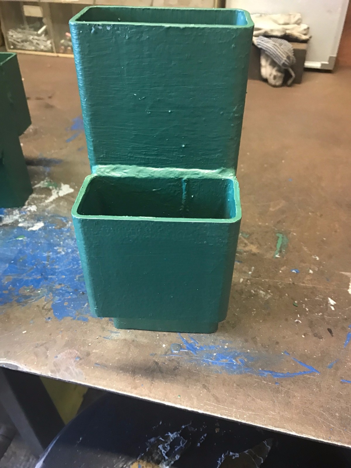 SHIPPING CONTAINERS 20 FT or 40 FT STACKING PINS-RISER BLOCKS SAFE ...