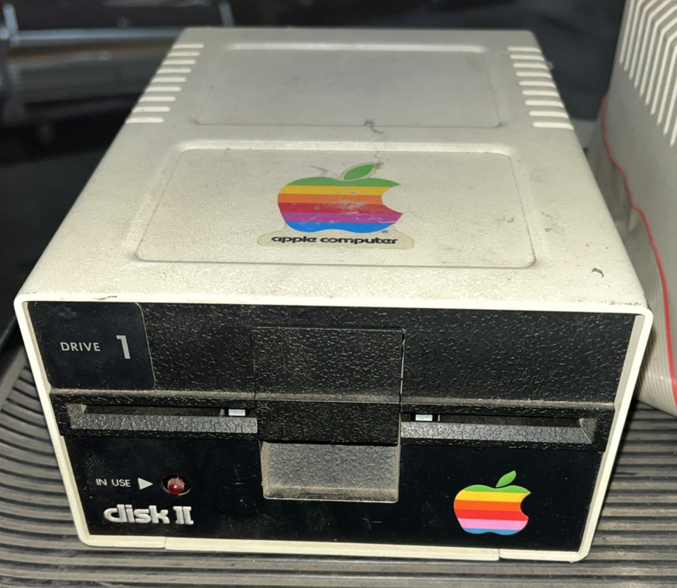 VINTAGE APPLE IIC COMPUTER W DISK II A20003 | eBay