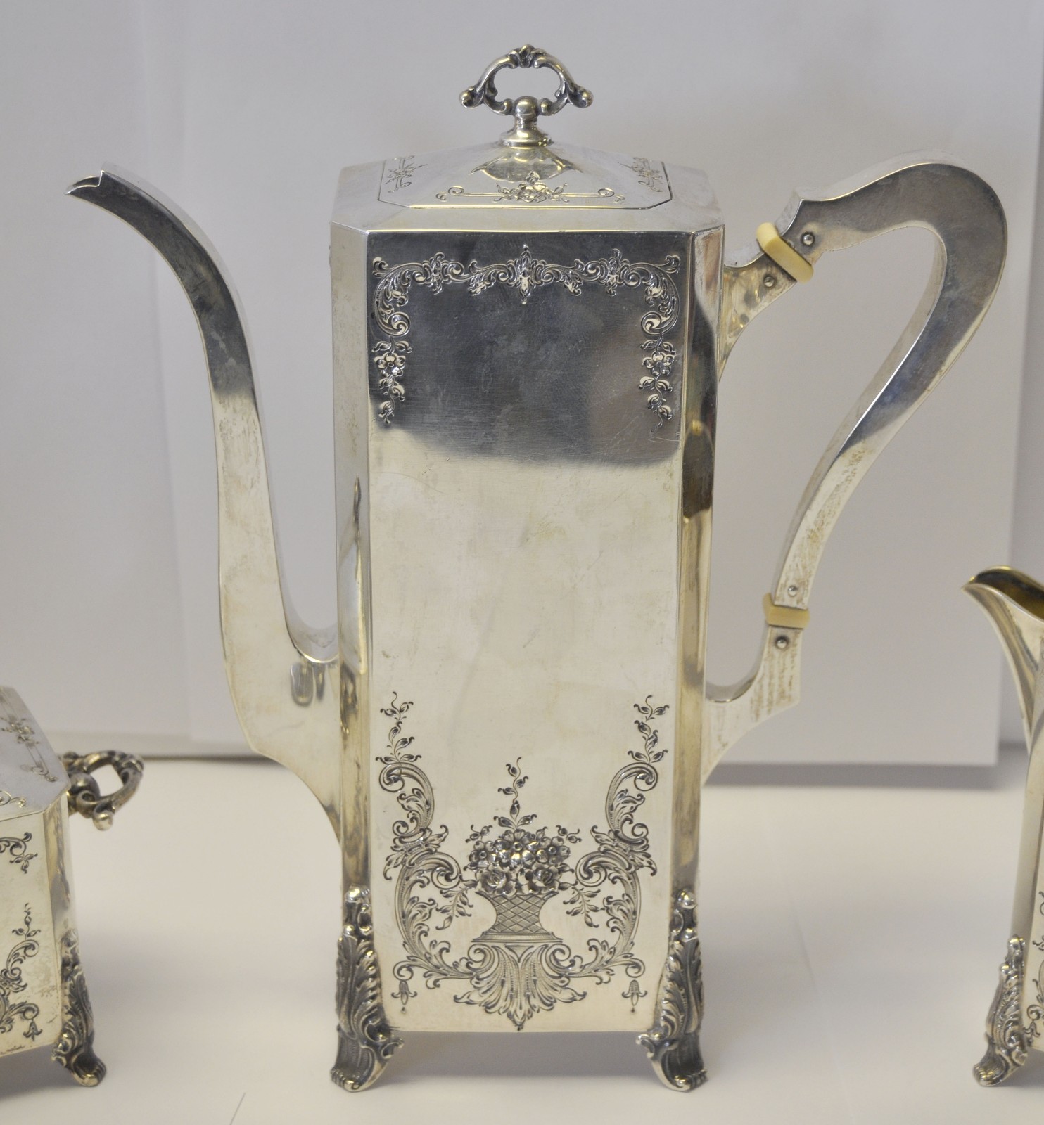 A/Q Barbour Silver Co. Hartford, CT 15 pc Sterling Victorian Repousse ...