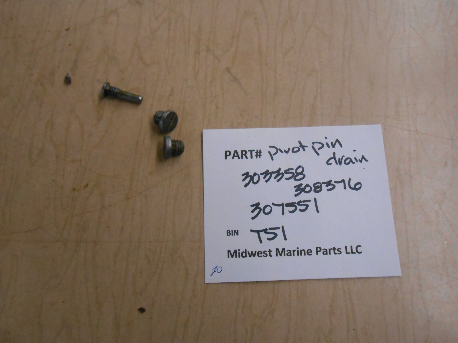 303358 307551 OMC Evinrude 1960 5520 5.5hp Outboard pivot pin drain ...
