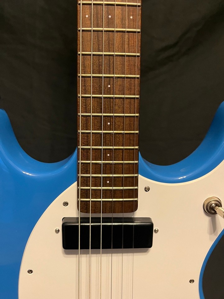 Hallmark Johnny Ramone Signature Mosrite Guitar W/OHSC/COA Signed by ...