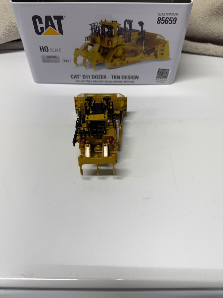 CAT CATERPILLAR D11 TRACK-TYPE TRACTOR DOZER TKN DSG. 1/87 DIECAST ...