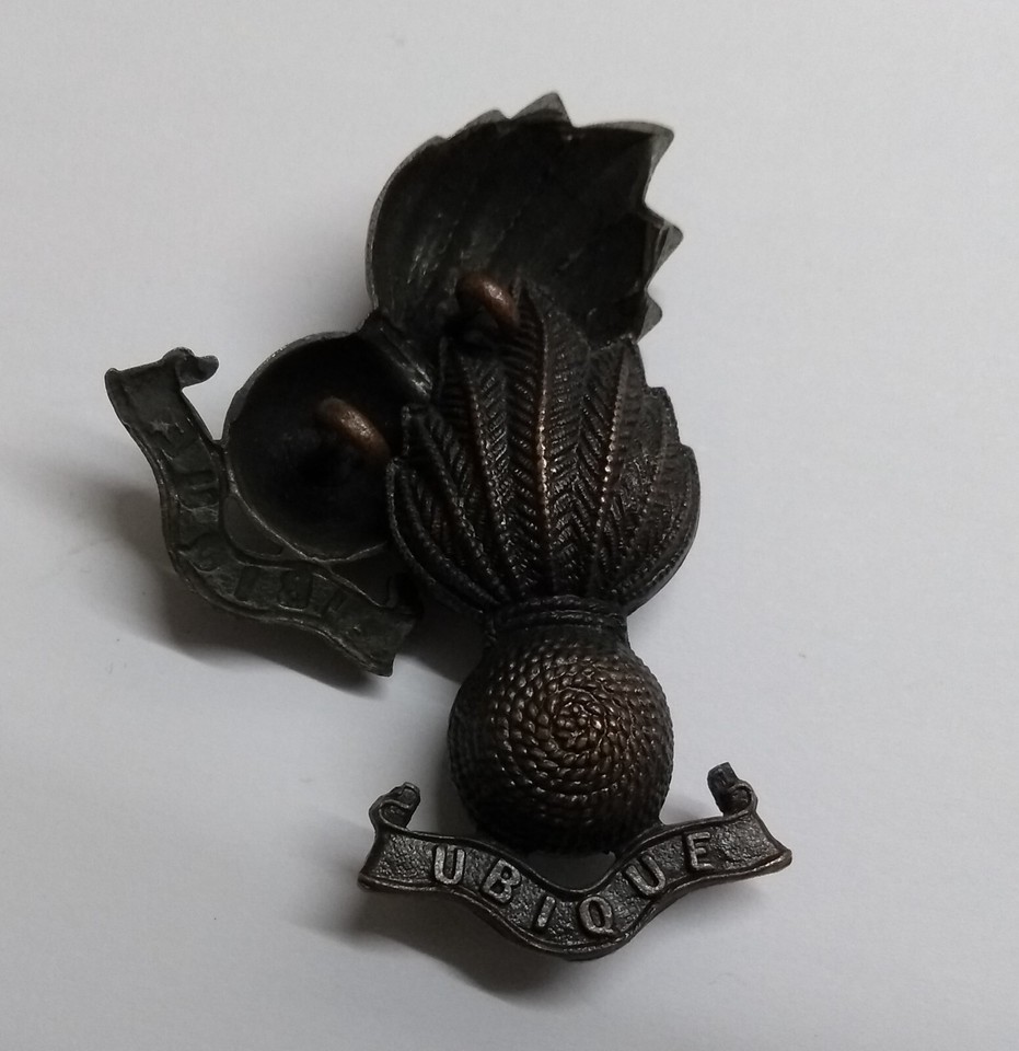 Artillerie Collier Chiens Royal Army " Ubique " Ra Insigne Métal Badges ...