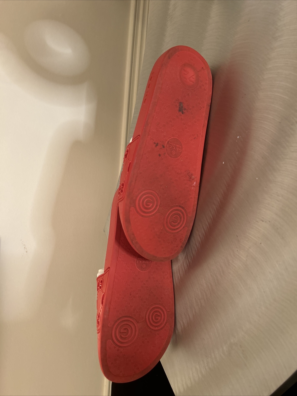 GUCCI SHOES MEN PURSUIT RED RUBBER CUT OUT GG LOGO SL… - Gem