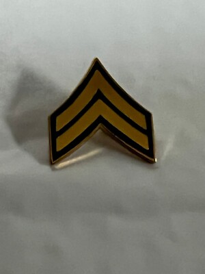 US ARMY CORPORAL E-4 RANK BRASS ON OD GREEN BACKGROUND HAT PIN MEASURES ...
