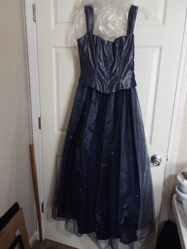 Womens EUC 5/6 formal dress with crystaled skirt & bone in bodice. | eBay