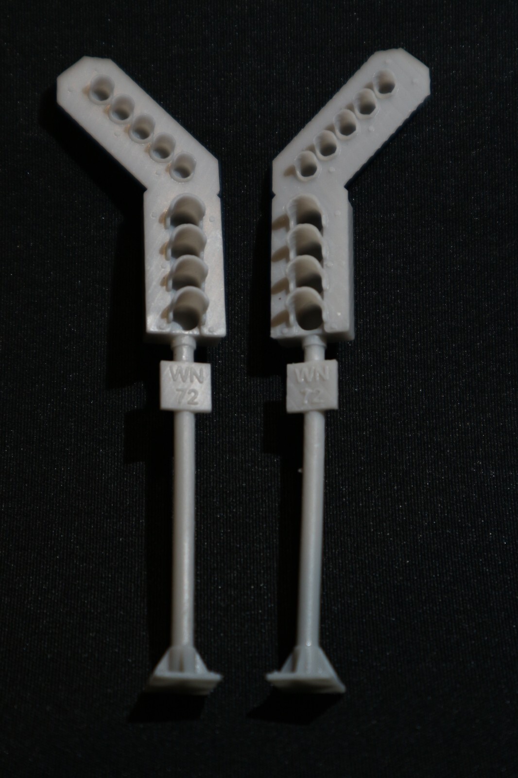 Model Railway layout Scenery - 4 Light Aspect Signals with feather LH ...