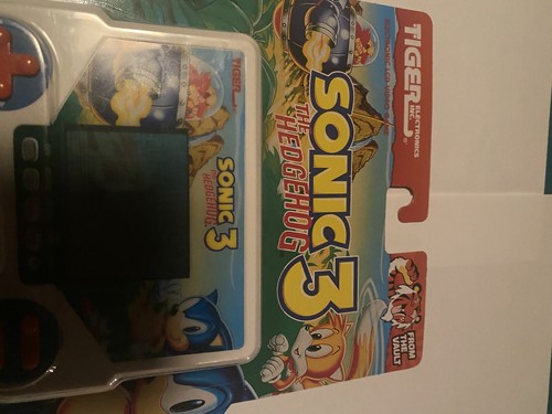 Hasbro Tiger Electronics Sonic the Hedgehog 3 Electronic LCD Video Game ...