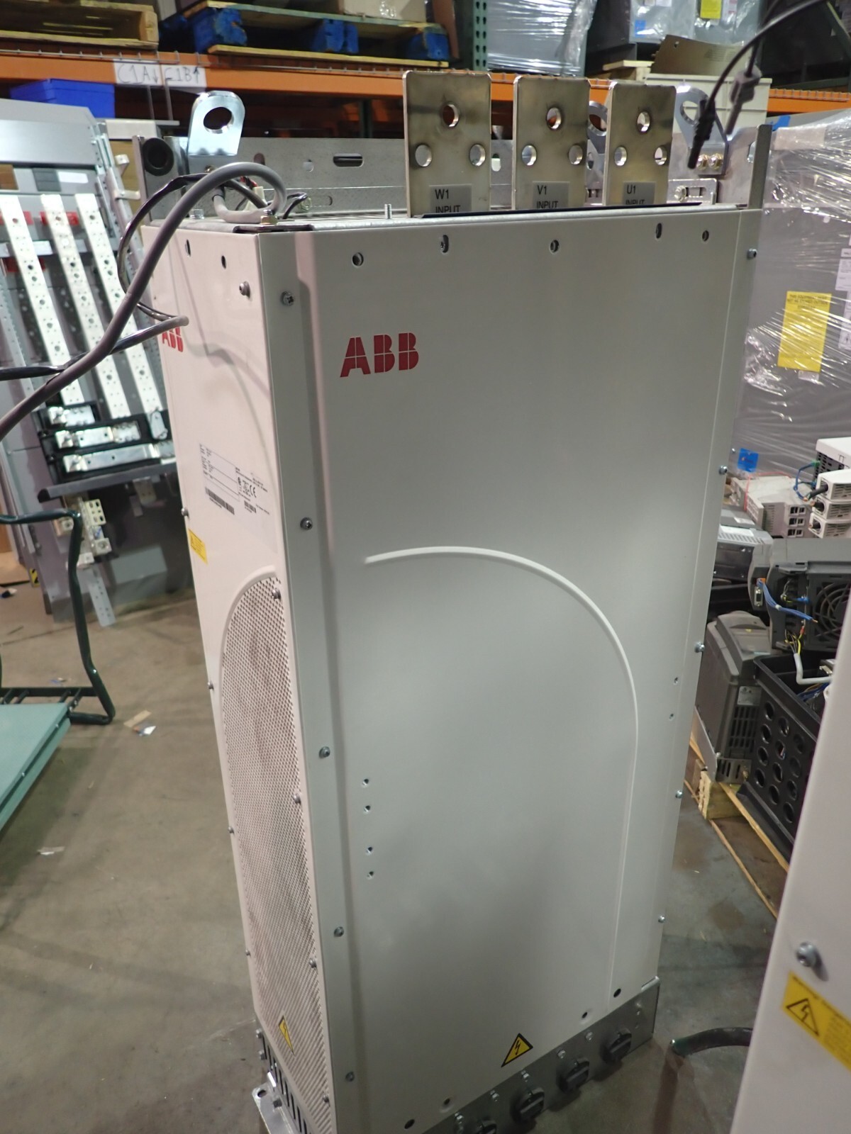 ABB 250 HP VFD AC Drive ACS800-U4-0260-5+P901 291A 480 volt -Powered on ...