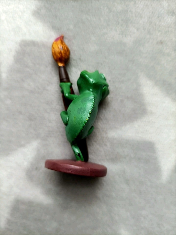 Tangled Disney Figure Bundle Rapunzel in Flowers Flynn Rider Pascal on ...