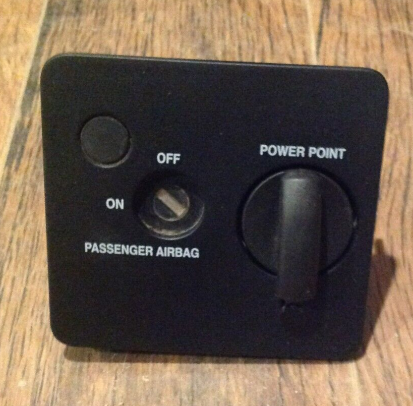 2005-2007 Ford F250 F350 F450 F550 12 Volt Power Outlet F81B-14B268-AD ...