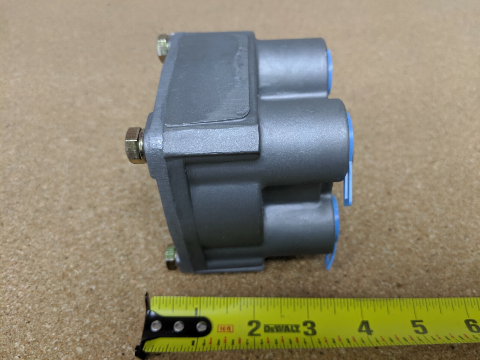 R12 Relay Valve PDC# 065104P Ref# Bendix 065104 5003365 3/8" Delivery ...