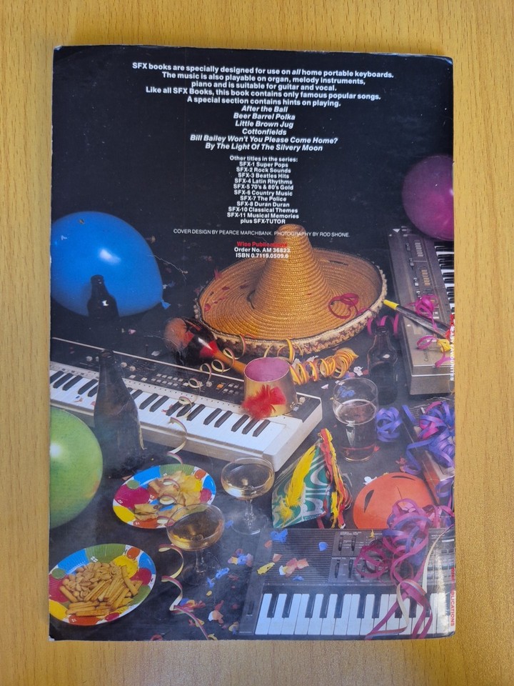 EASY FAVOURITES SFX - Sheet Music Book for Musicians Keyboard Players ...