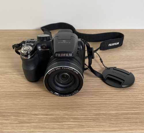Fujifilm FinePix S4500 14.0MP Digital Bridge Camera 30x Wide Zoom Black ...